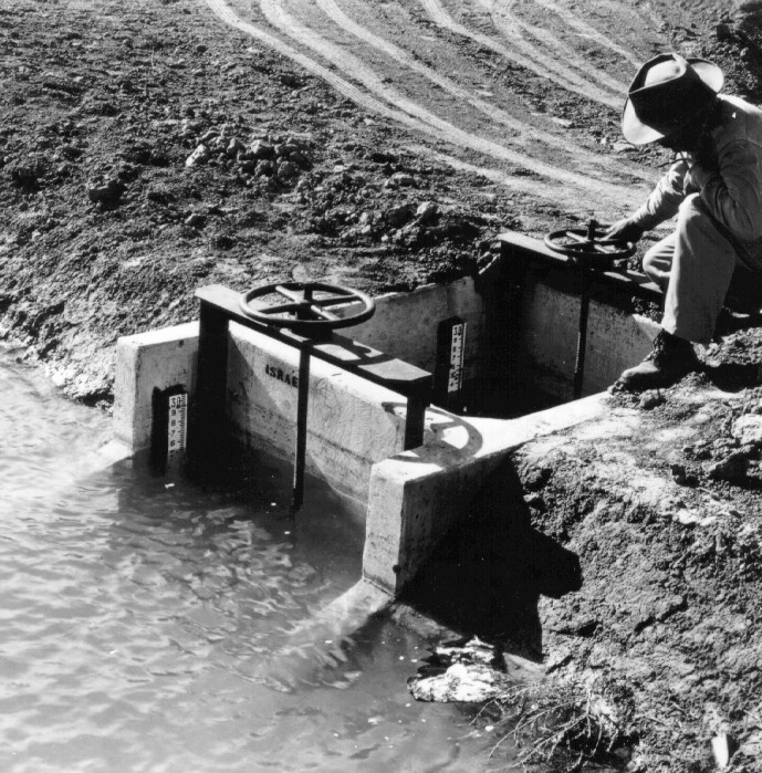 USBR Water Measurement Manual - Chapter 9 - SUBMERGED ORIFICES, Section ...